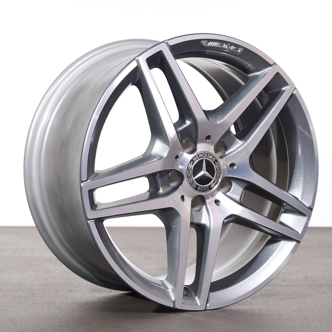 Original Mercedes Alufelgen 18 Zoll A2124010300 A2124010400 für E-Klas ...